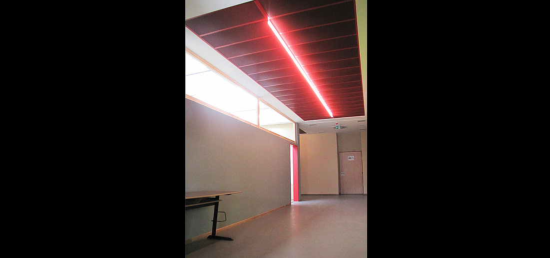 Safe corridor lighting with emergency lighting » luxsystem.de