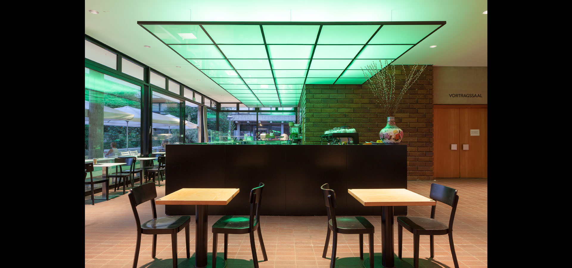 Linear led solution for exhibition lighting » luxsystem.de