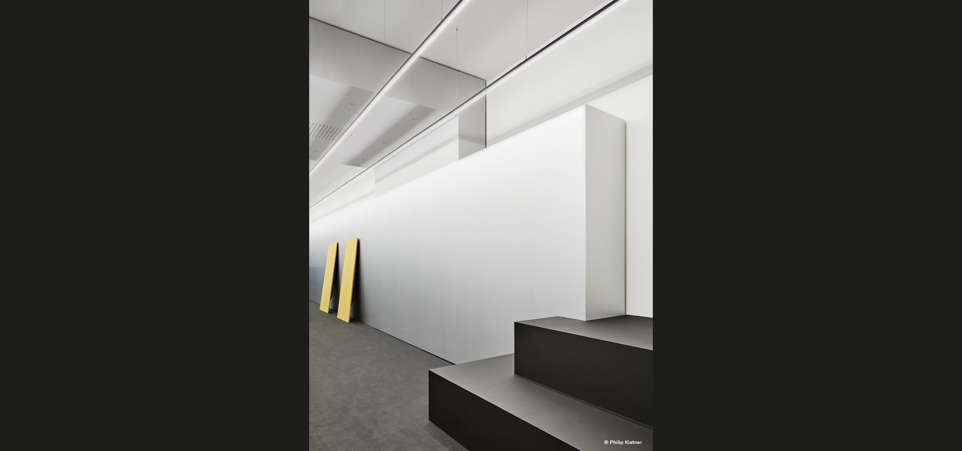 Retail lighting HUGO | linear luminaire by Luxsystem